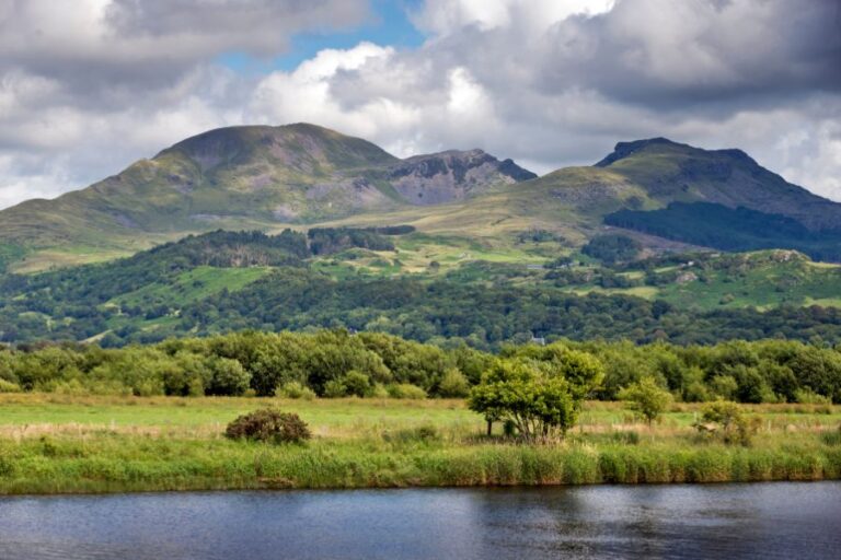 Hiking Snowdonia National Park: My Most Unforgettable Trails - Bellas ...