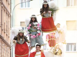 When I Stumbled Upon Campobasso's Mysterious Thorn Festival - Bellas ...