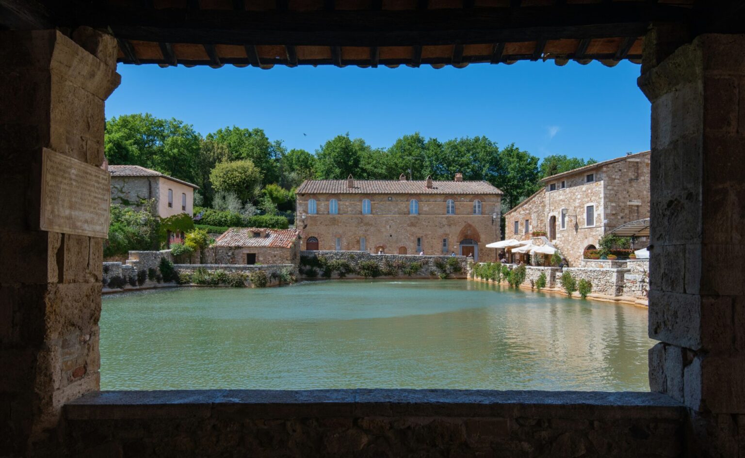 Thermal Waters in a Renaissance Setting: The Complete Guide to Bagno ...