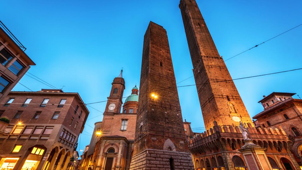 Medieval Engineering: The Story Behind Bologna's Famous Towers - Bellas ...