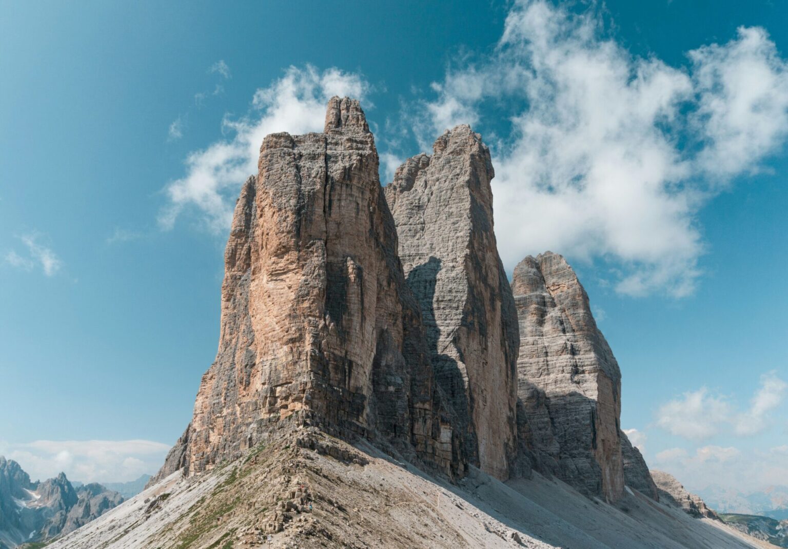 The Classic Circuit: Hiking Around the Three Peaks of Lavaredo - Bellas ...