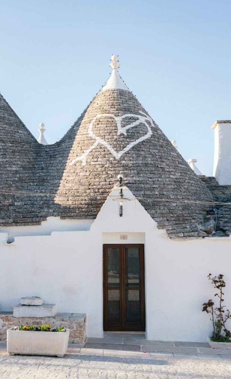 Fairytale Homes: The History and Engineering Behind Alberobello's ...