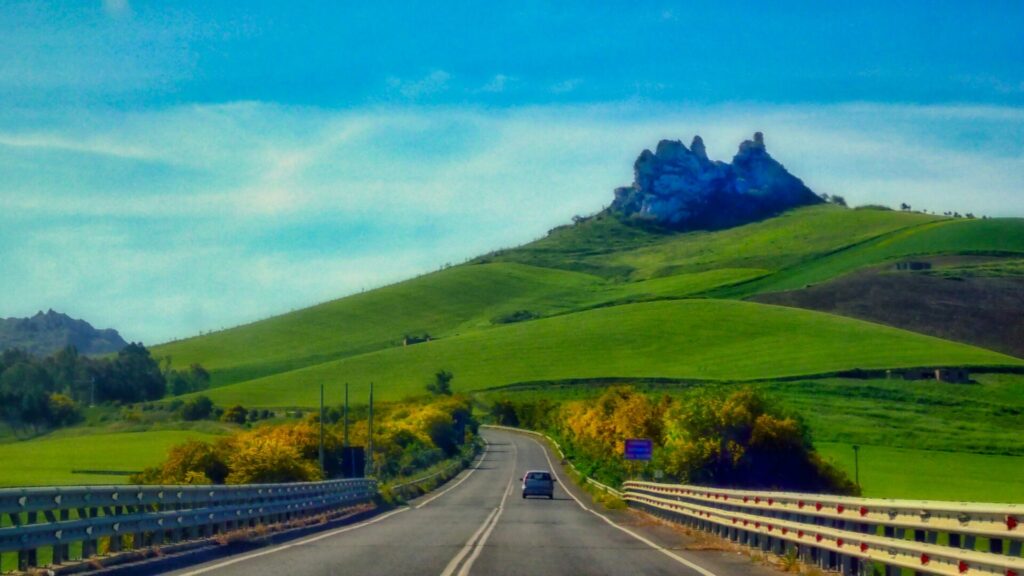 Scala dei Turchi: Guide to Visiting Sicily's Iconic White Cliff ...