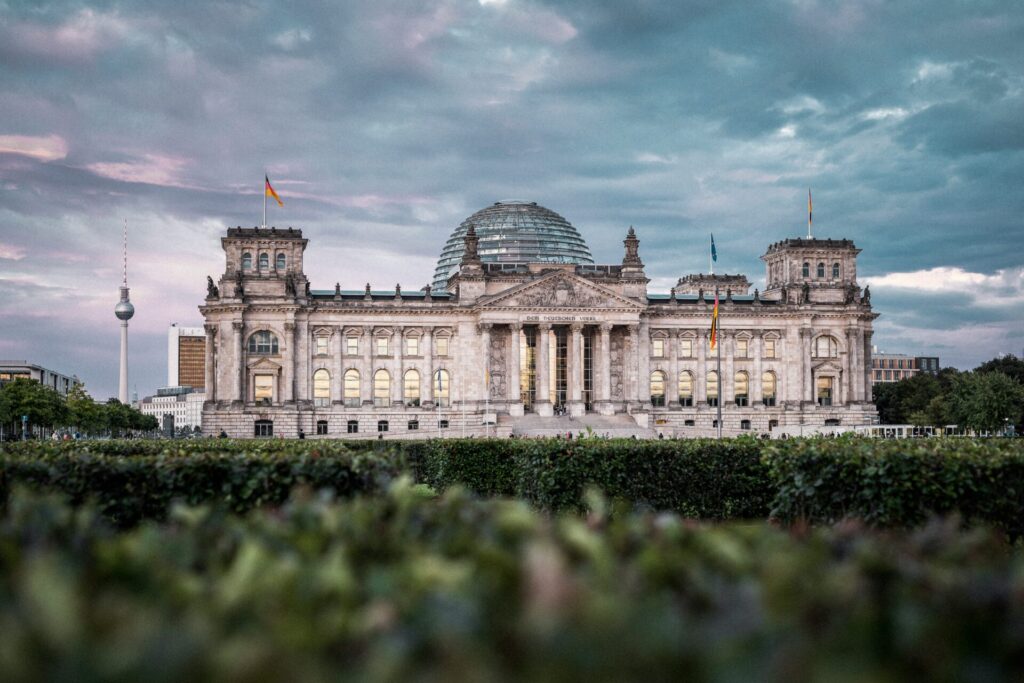 Visiting the Reichstag Building & its Glass Dome: A Guide to Berlin ...