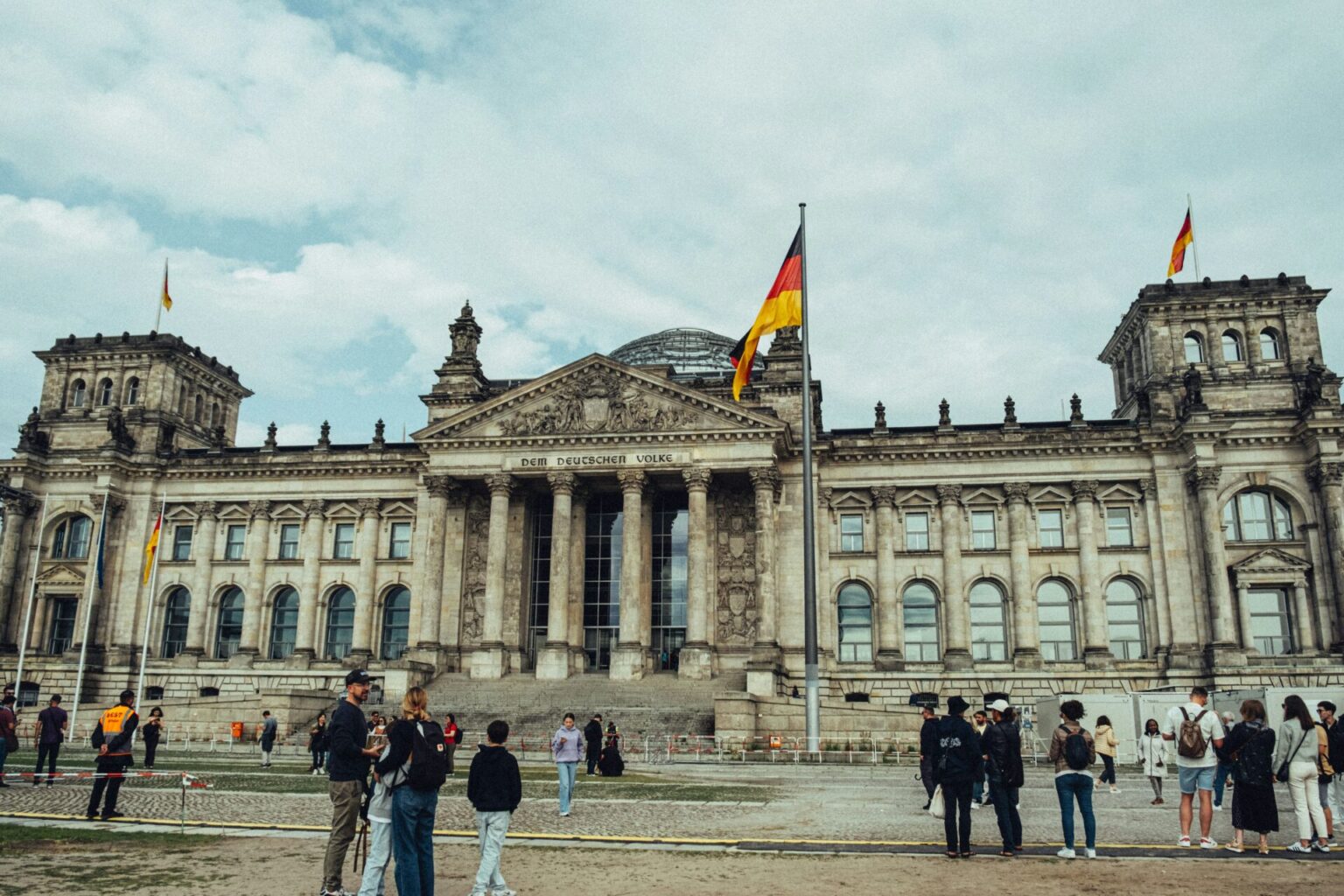 Visiting the Reichstag Building & its Glass Dome: A Guide to Berlin ...