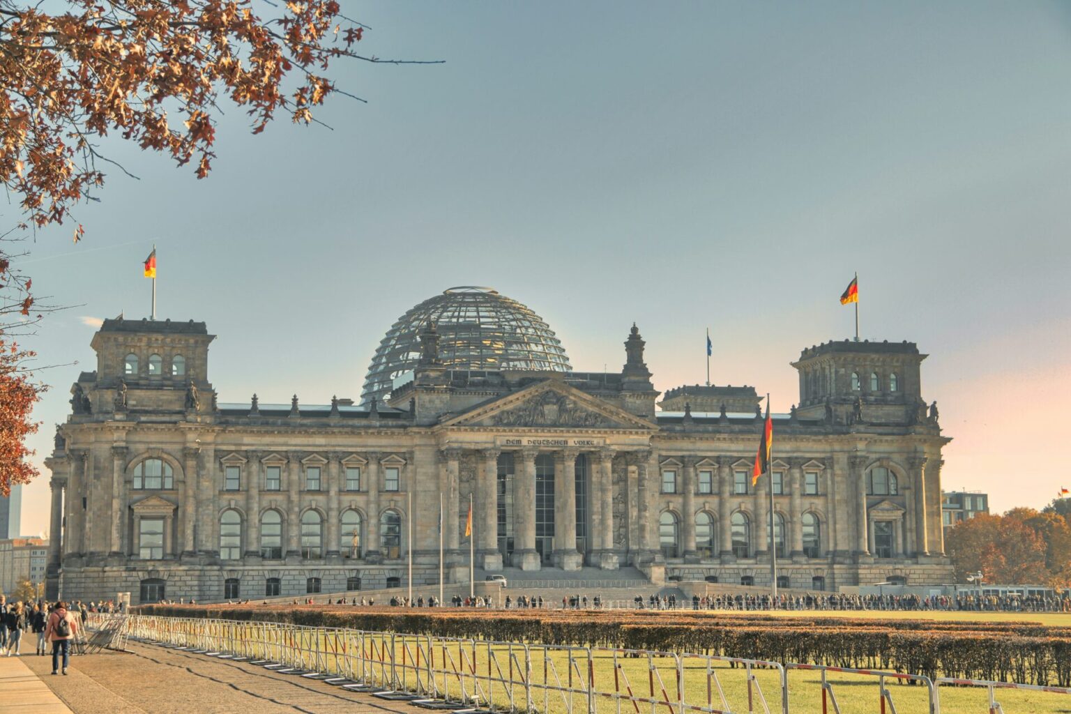 Visiting the Reichstag Building & its Glass Dome: A Guide to Berlin ...