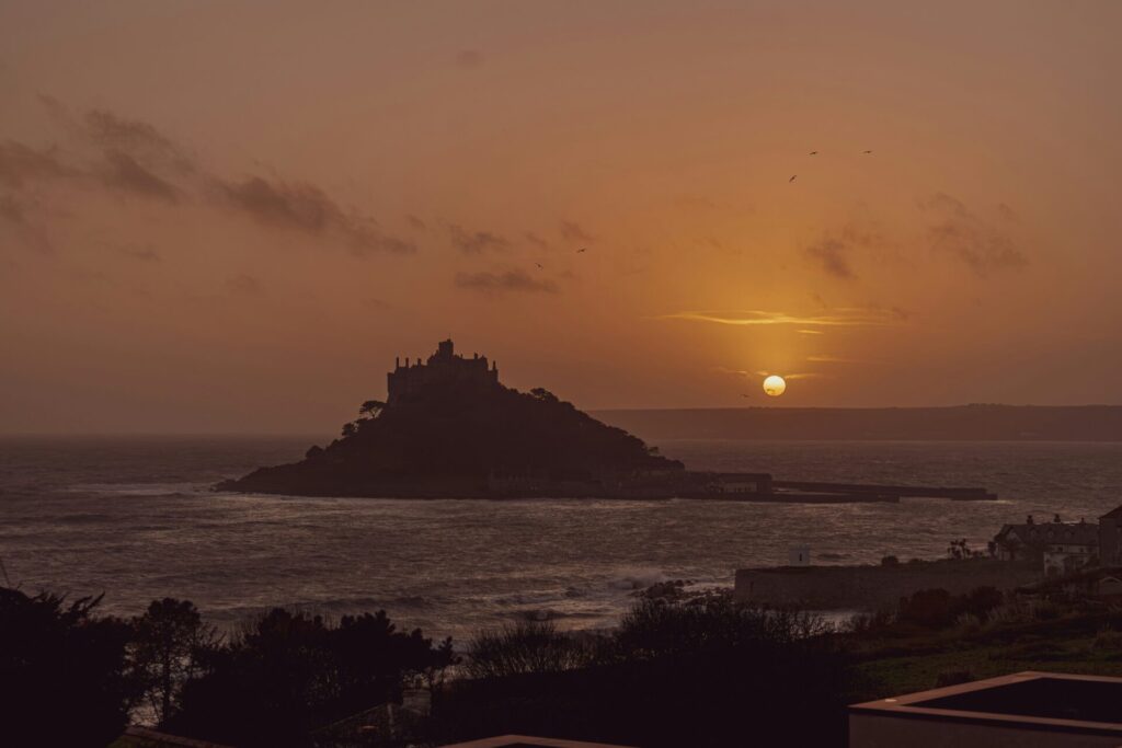 St Michael's Mount: My Tidal Walk (or Boat Trip!) to Cornwall's ...