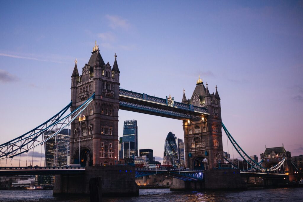 Catching a Tower Bridge Lift: Was My Timing Lucky? (A Guide to Seeing ...