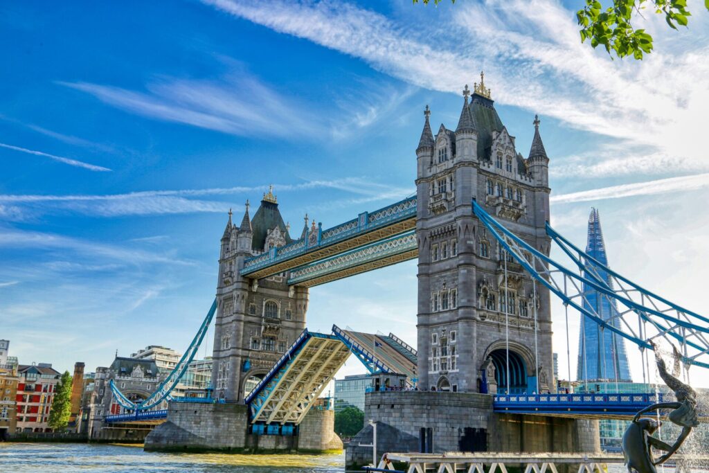 Catching a Tower Bridge Lift: Was My Timing Lucky? (A Guide to Seeing ...