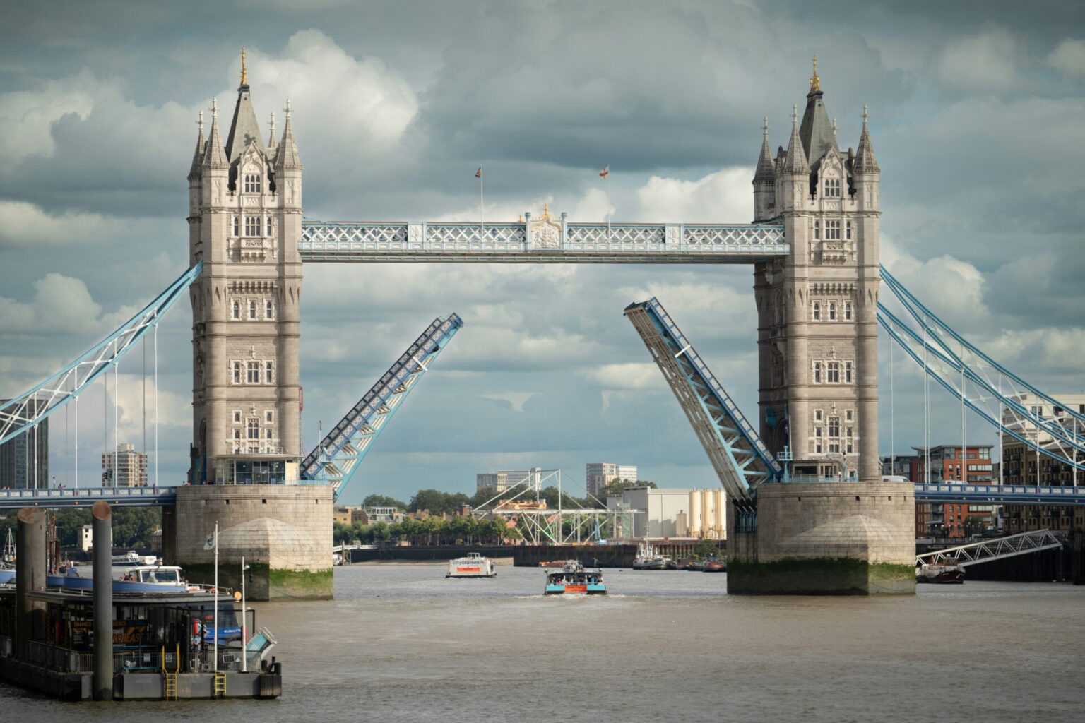 Catching a Tower Bridge Lift: Was My Timing Lucky? (A Guide to Seeing ...