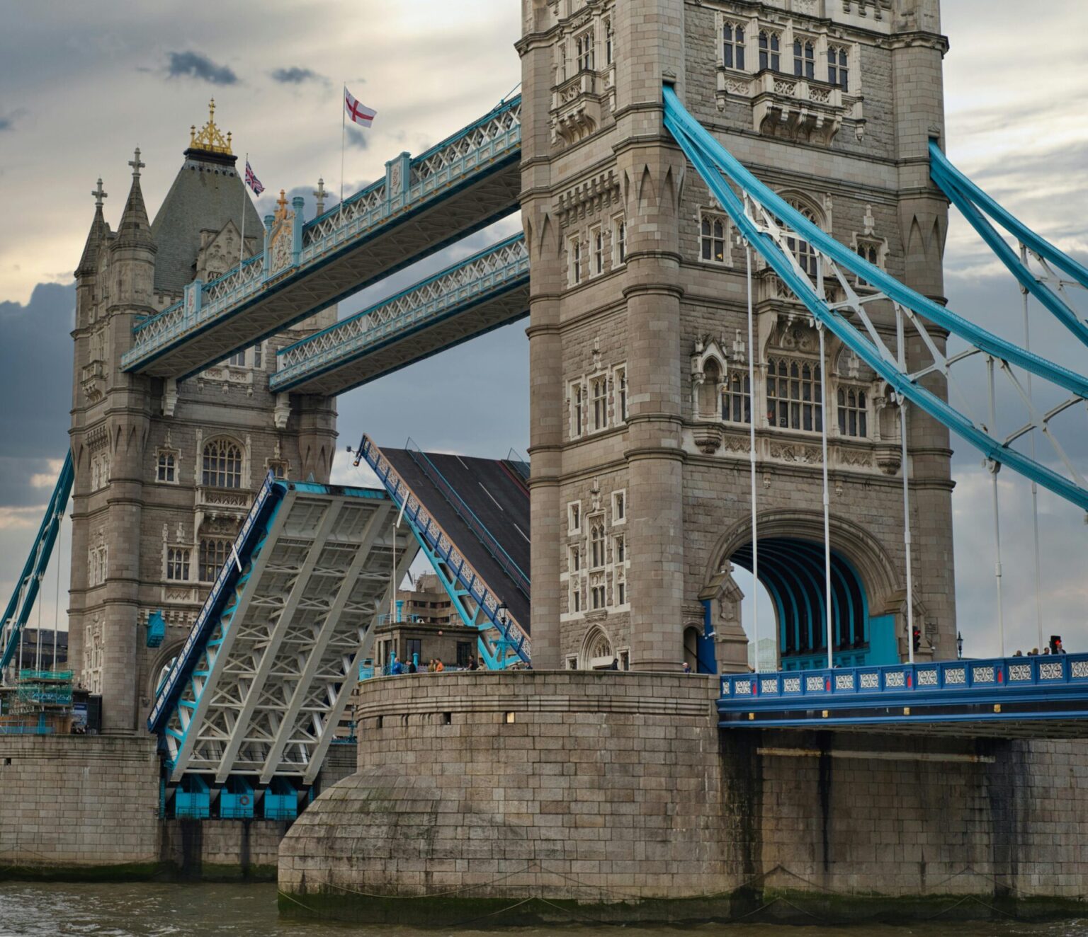 Walking Across (and Inside!) Tower Bridge: My Experience with London's ...