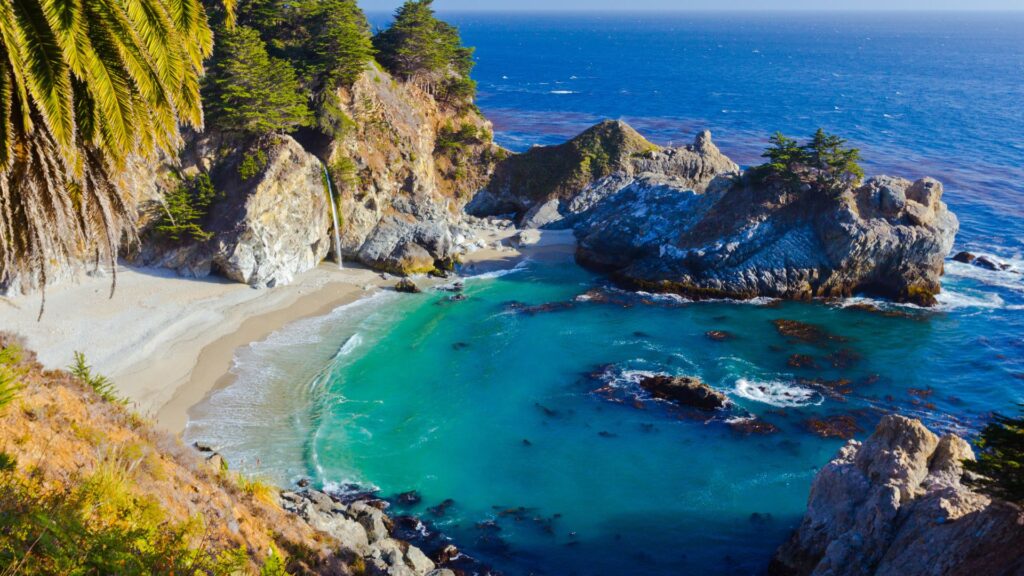 McWay Falls in Julia Pfeiffer Burns State Park: Witnessing a Waterfall ...