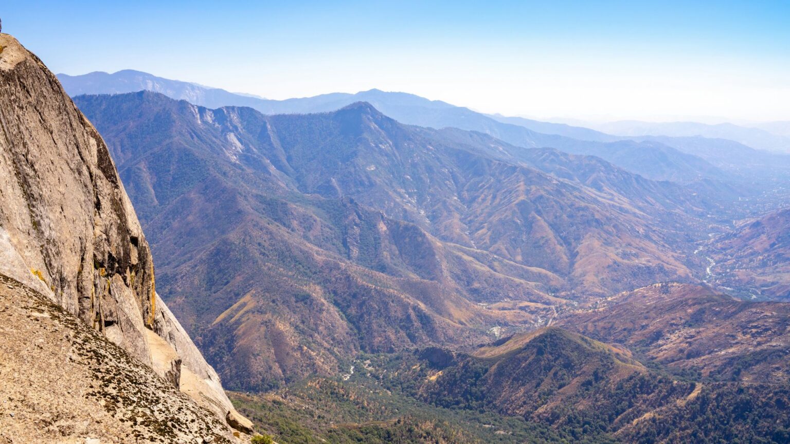 Climbing Moro Rock in Sequoia National Park: My Heart-Pounding Ascent ...