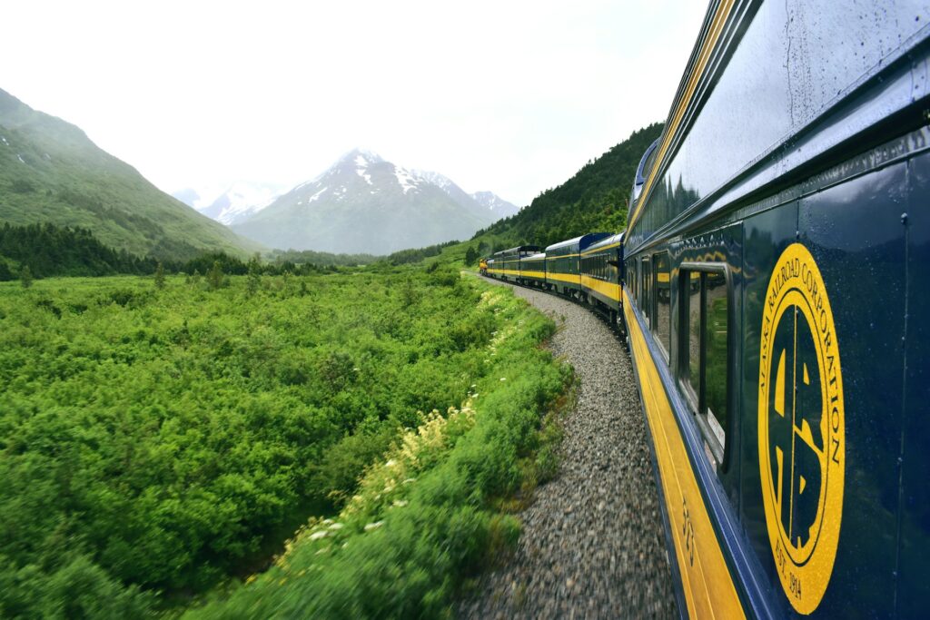 7 Cross-Country Train Routes That Show America's Soul Through Windows ...