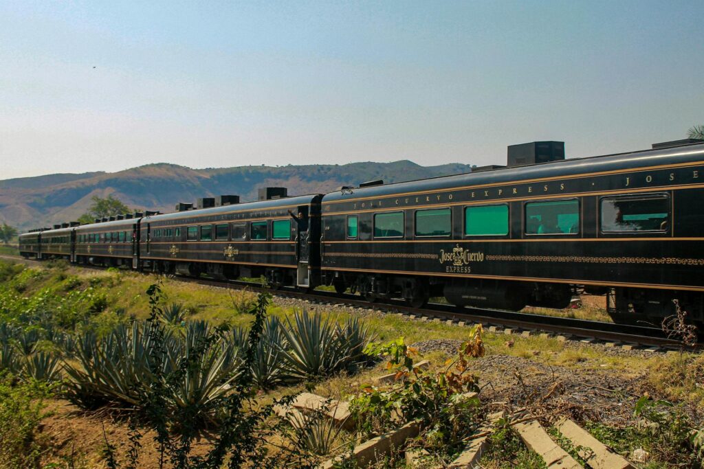 7 Mexican Train Routes That Show the Country's Soul Through Windows ...