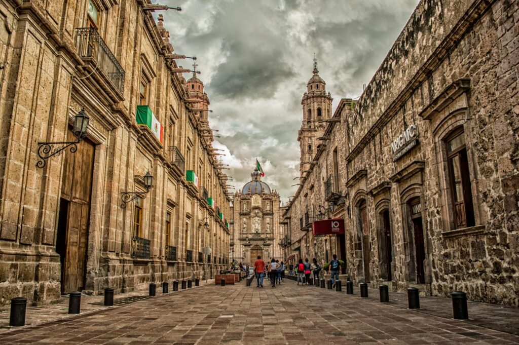 10 Mexican Stereotypes That Turn Out to Be Beautifully Complex - Bellas ...