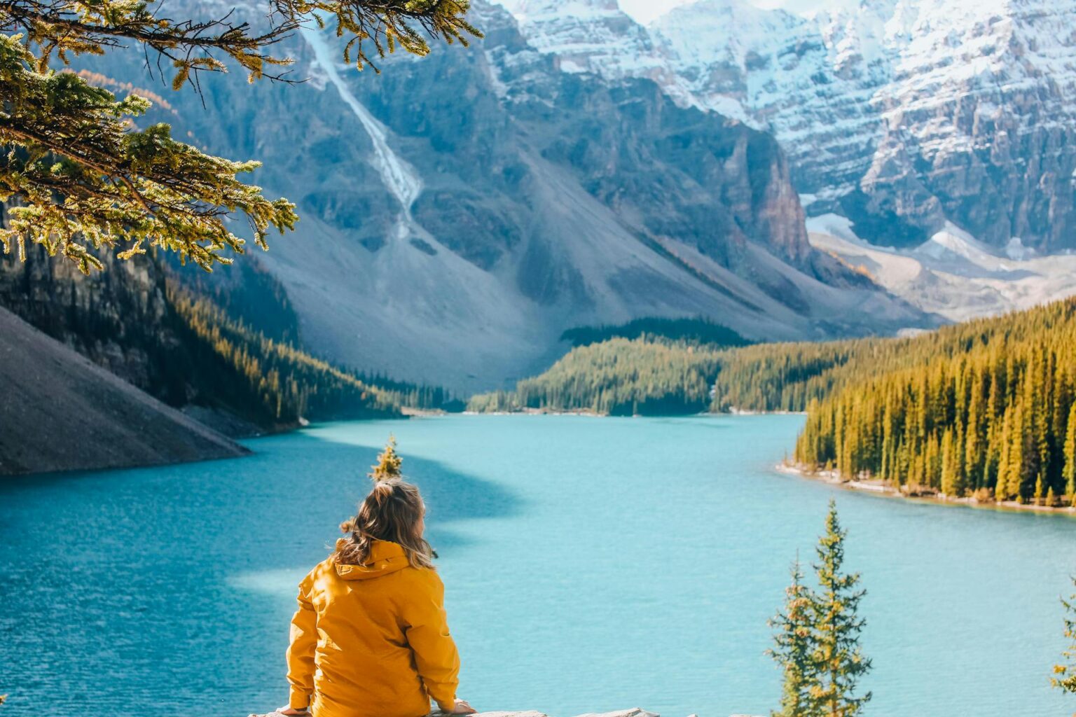 9 Canadian Lakes That Redefine What Blue Should Look Like - Bellas Bold ...